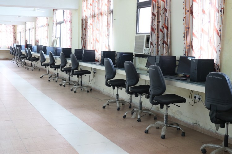 Amaltas University Dewas Campus: Photos, Virtual Tour