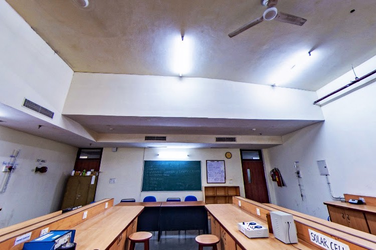 Amity University Gurgaon Campus: Photos, Virtual Tour