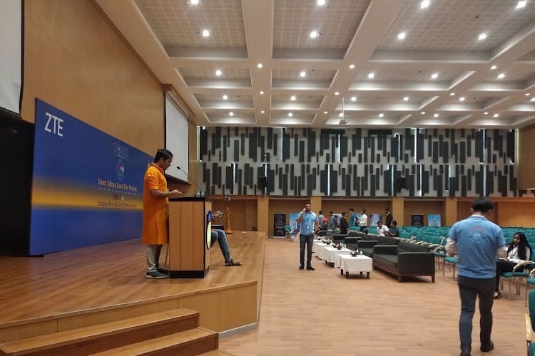 Amity University Noida Campus: Photos, Virtual Tour