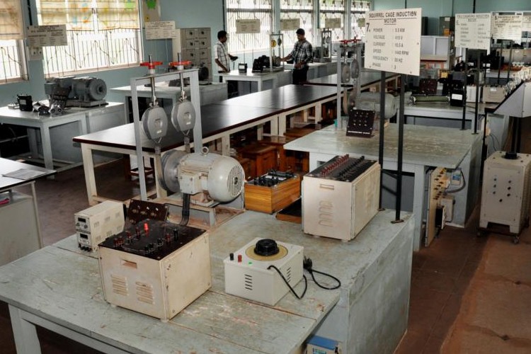 AWH Engineering College Calicut Campus: Photos, Virtual Tour