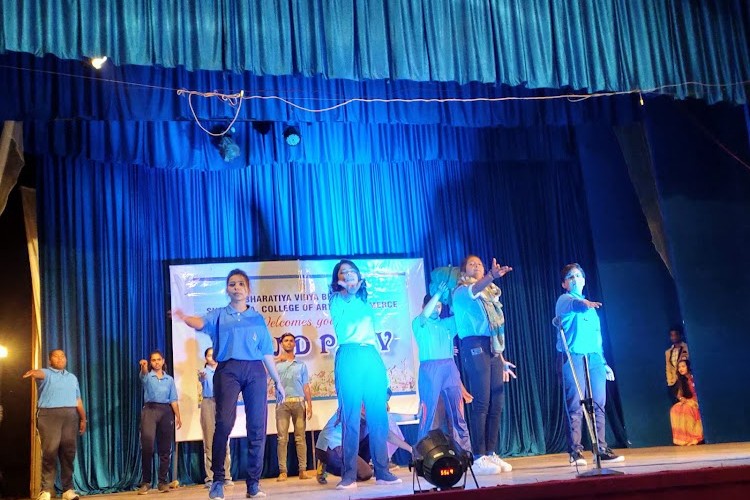 Bhavan's Sheth RA Shah College of Arts and Commerce Ahmedabad Campus: Photos, Virtual Tour