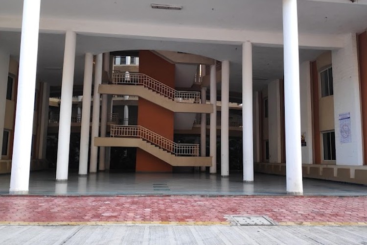Chameli Devi Group of Institutions Indore Campus: Photos, Virtual Tour