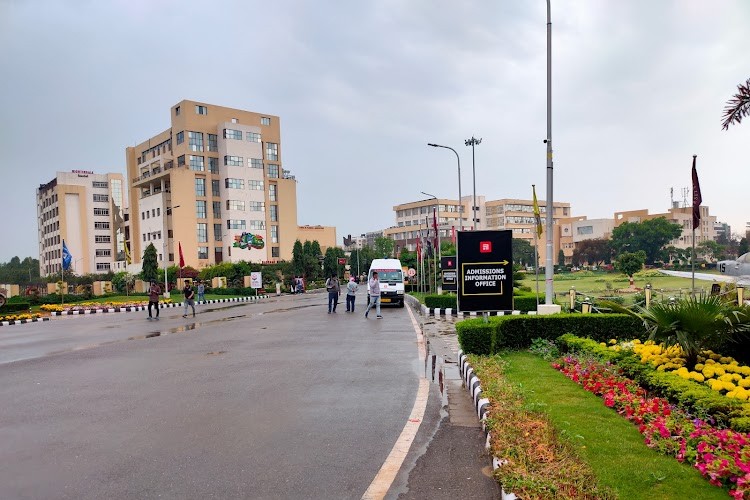 Chitkara University, Rajpura Patiala Campus: Photos, Virtual Tour