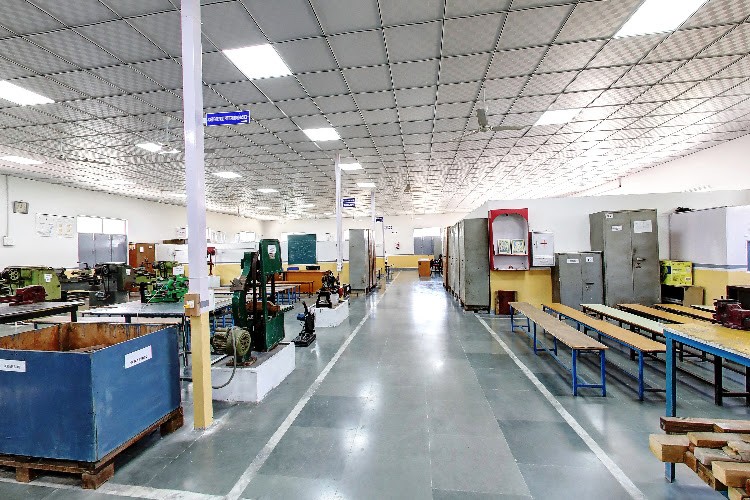 DPG Degree College Gurgaon Campus: Photos, Virtual Tour