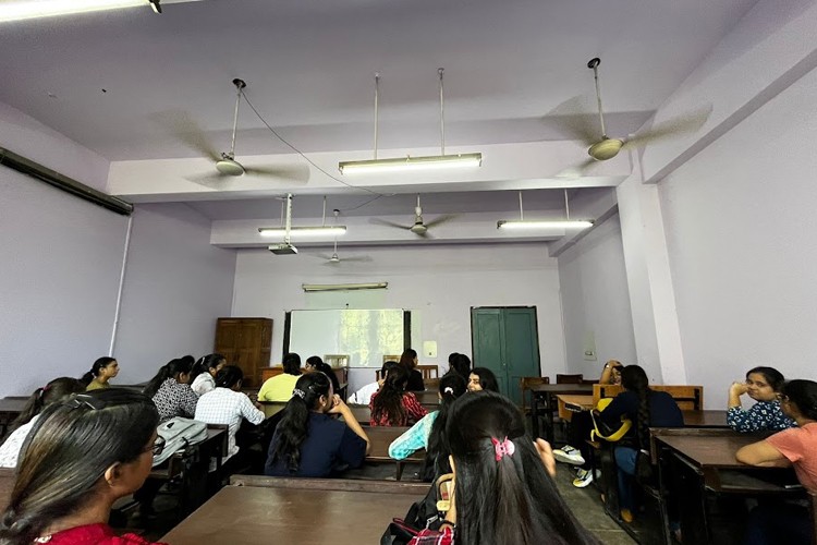 Gargi College New Delhi Campus: Photos, Virtual Tour