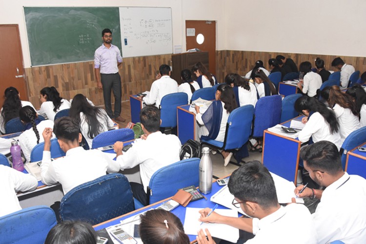 GLA University Mathura Campus: Photos, Virtual Tour