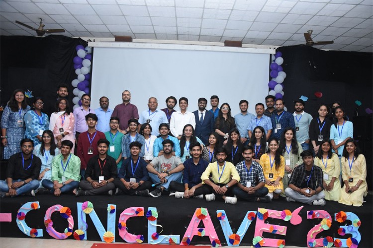 GLA University Mathura Campus: Photos, Virtual Tour