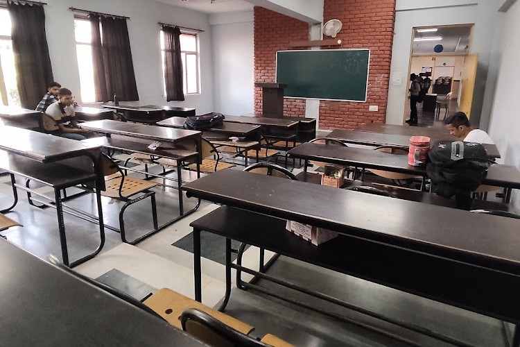 IIMT College of Engineering Greater Noida Campus: Photos, Virtual Tour