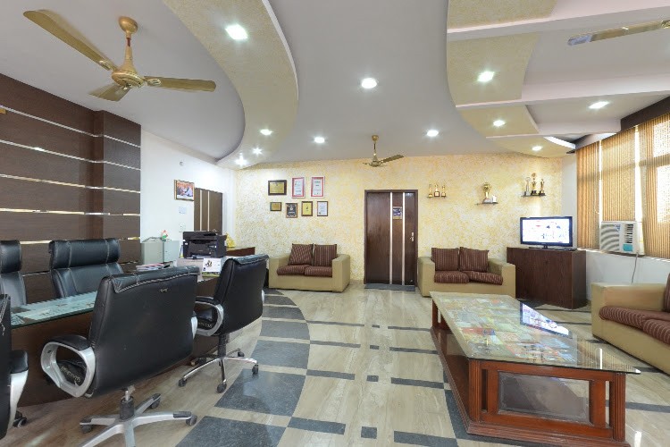 IIMT College of Engineering Greater Noida Campus: Photos, Virtual Tour