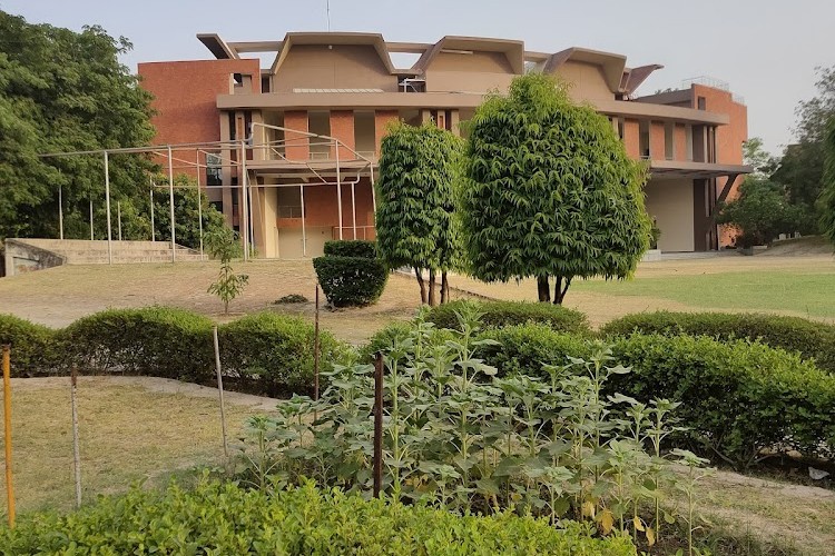 IIT Kanpur Campus: Photos, Virtual Tour