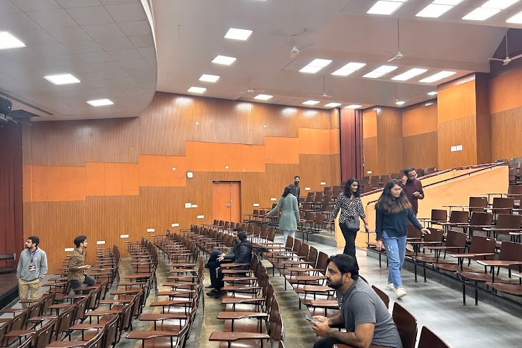 IIT Kanpur Campus: Photos, Virtual Tour