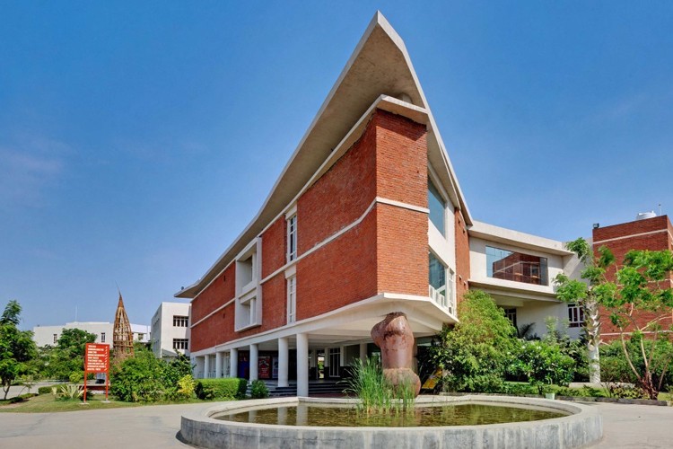 ITM SLS Baroda University Vadodara Campus: Photos, Virtual Tour