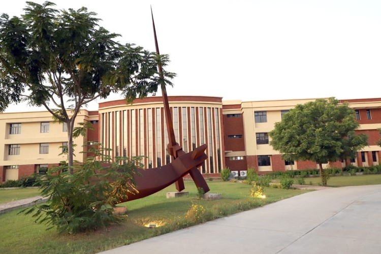 ITM SLS Baroda University Vadodara Campus: Photos, Virtual Tour
