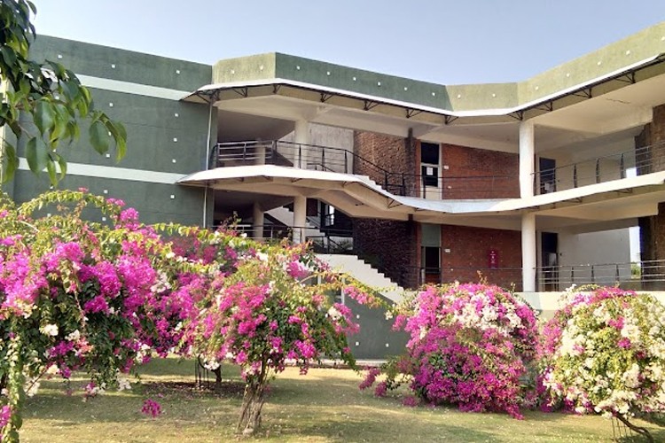 Jagran Lakecity University Campus: Photos, Virtual Tour