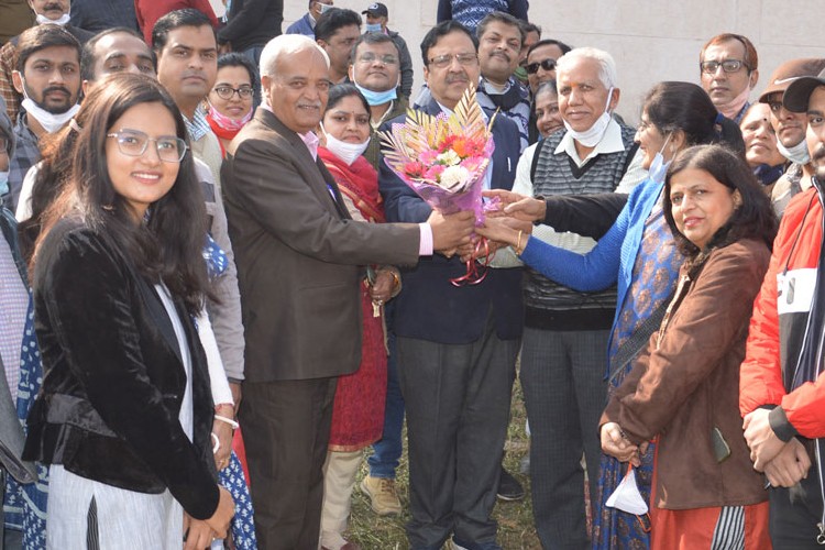 Jiwaji University Gwalior Campus: Photos, Virtual Tour