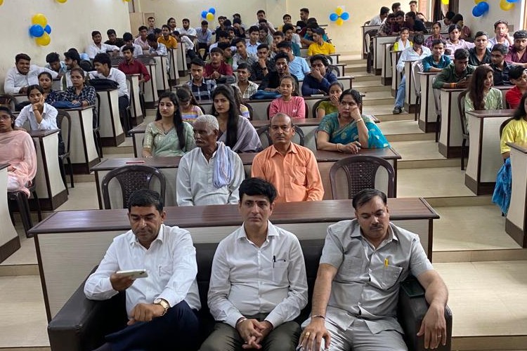 Kailash Institute of Law & Management Greater Noida Campus: Photos ...