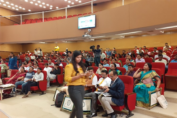Karnavati University Gandhinagar Campus: Photos, Virtual Tour