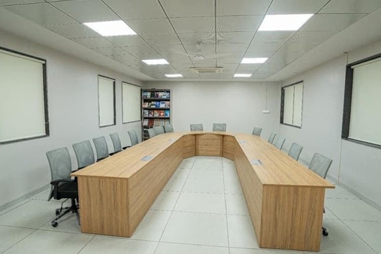 Krishna Vishwa Vidyapeeth Karad Campus: Photos, Virtual Tour