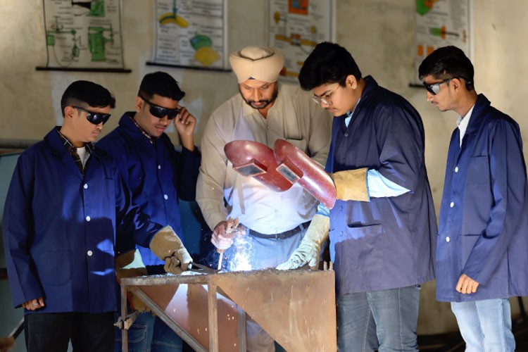 Longowal Group of Colleges Mohali Campus: Photos, Virtual Tour