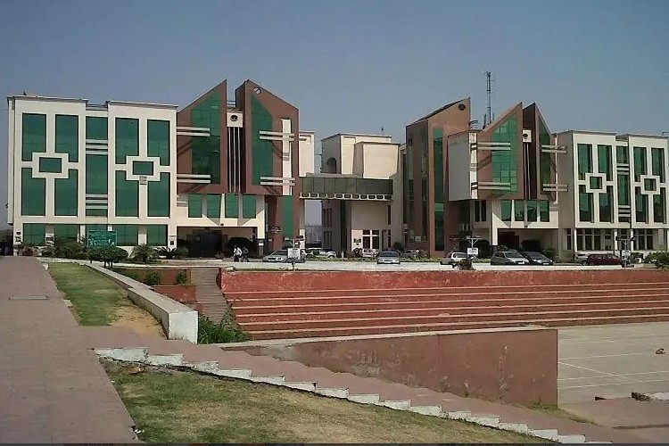 Manav Rachna University, Faculty of Management and Commerce Faridabad ...