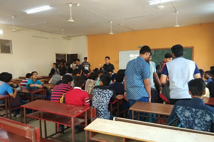 Model College Dombivli Thane Campus: Photos, Virtual Tour