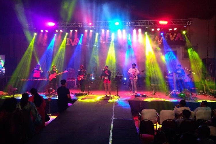 Saintgits College of Engineering Kottayam Campus: Photos, Virtual Tour