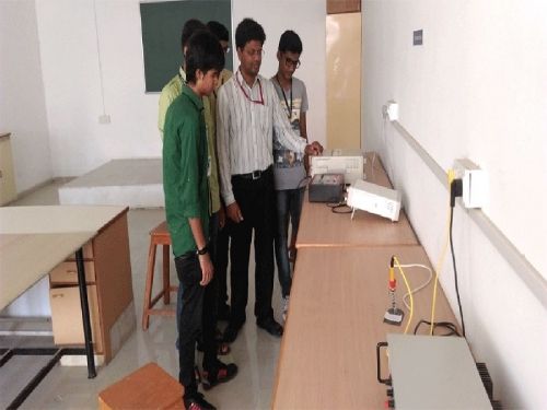 Sal Engineering and Technical Institute Ahmedabad Campus: Photos ...