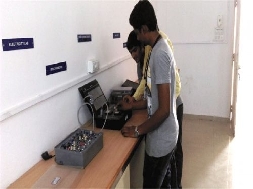 Sal Engineering and Technical Institute Ahmedabad Campus: Photos ...