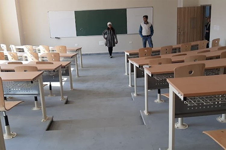 Shri Vaishnav Vidyapeeth Vishwavidyalaya Indore Campus: Photos, Virtual Tour