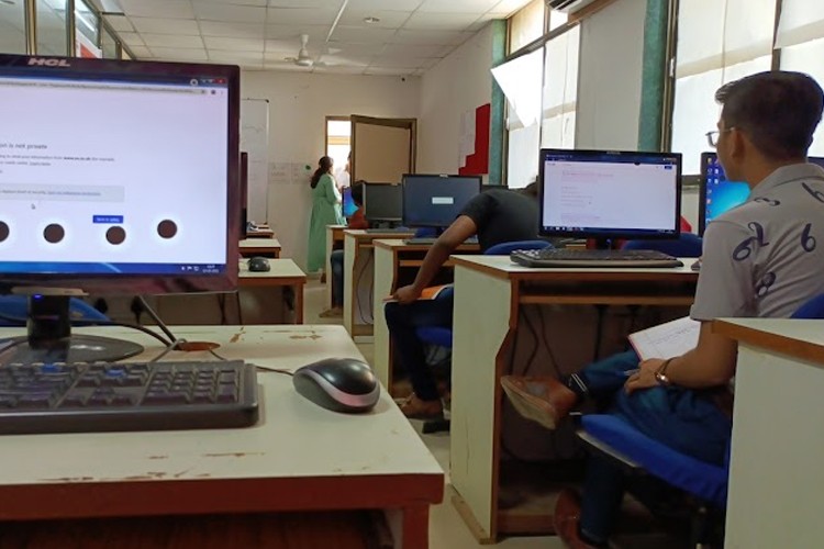 Silver Oak University, Centre for Research Ahmedabad Campus: Photos ...