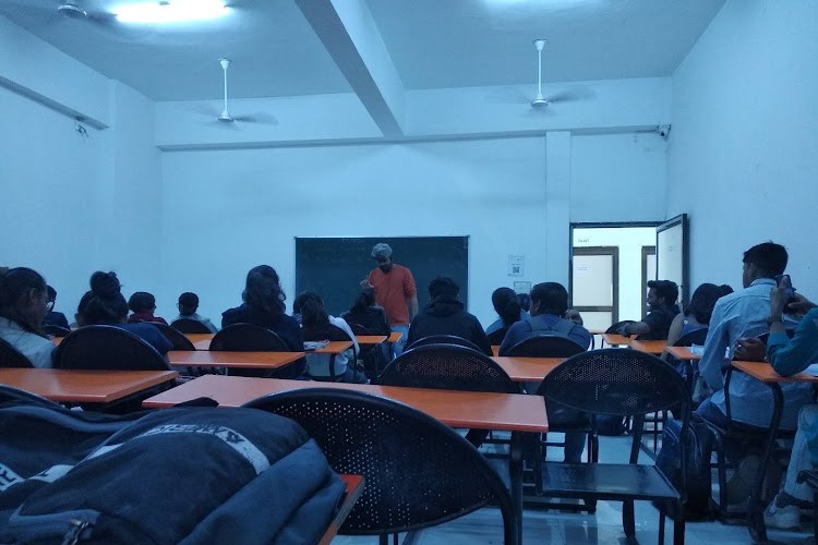 Silver Oak University, Centre for Vedic Studies Ahmedabad Campus: Photos, Virtual Tour