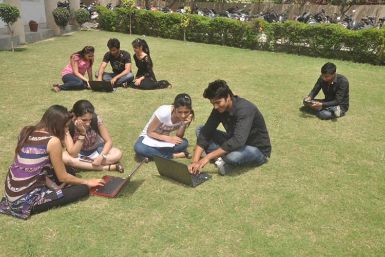 South Point Group of Institutions Sonipat Campus: Photos, Virtual Tour
