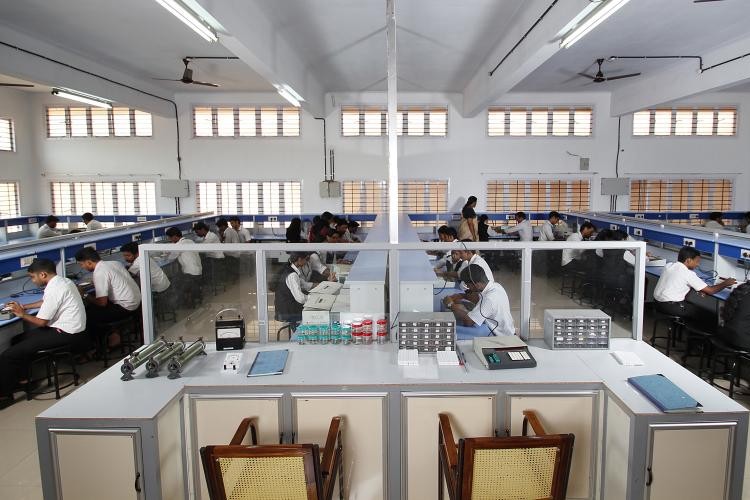 Sree Narayana Gurukulam College of Engineering Ernakulam Campus: Photos ...