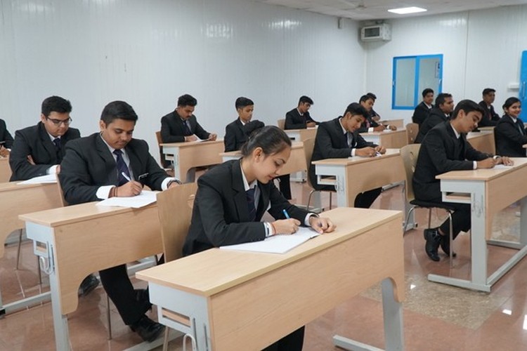 SRM University Sonipat Campus: Photos, Virtual Tour