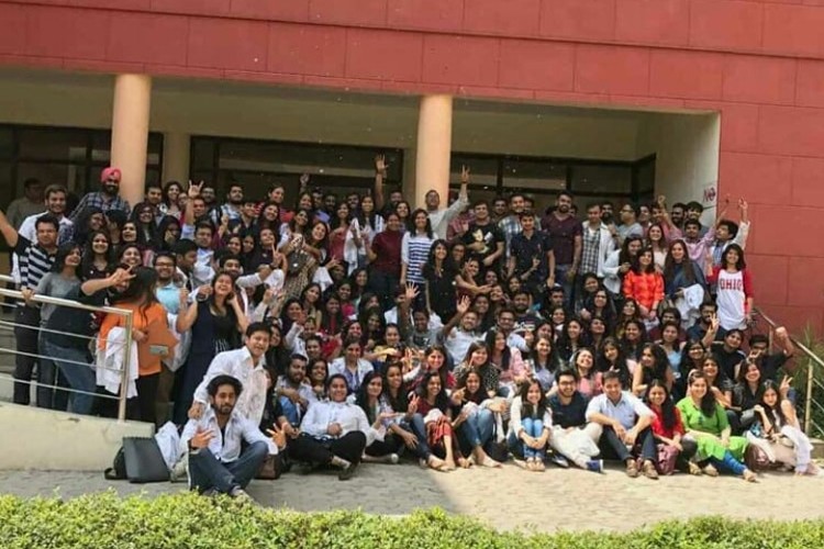 SCMS Noida Campus: Photos, Virtual Tour