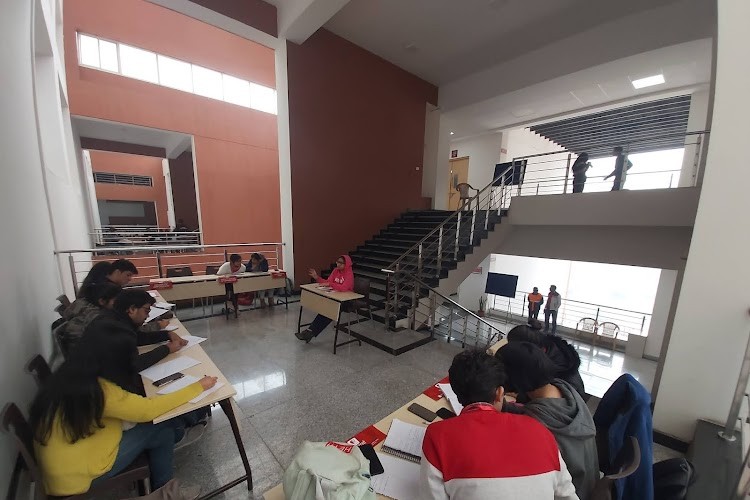 SIU Noida Campus: Photos, Virtual Tour