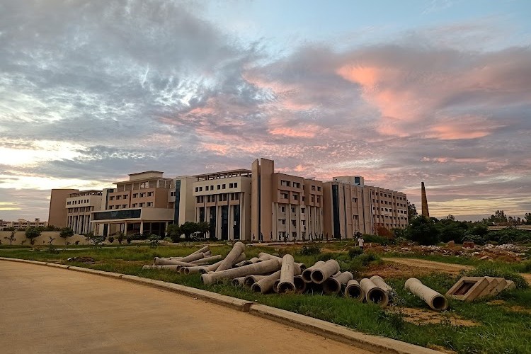 Teerthanker Mahaveer University Moradabad Campus: Photos, Virtual Tour