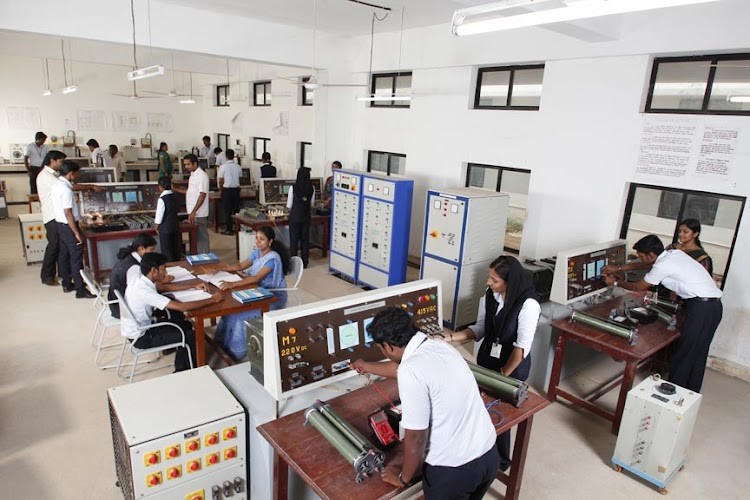 UKF College of Engineering and Technology Kollam Campus: Photos ...