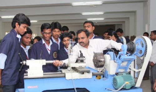 Universal College of Engineering and Technology Guntur Campus: Photos ...