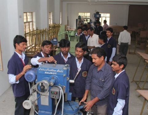 Universal College of Engineering and Technology Guntur Campus: Photos ...